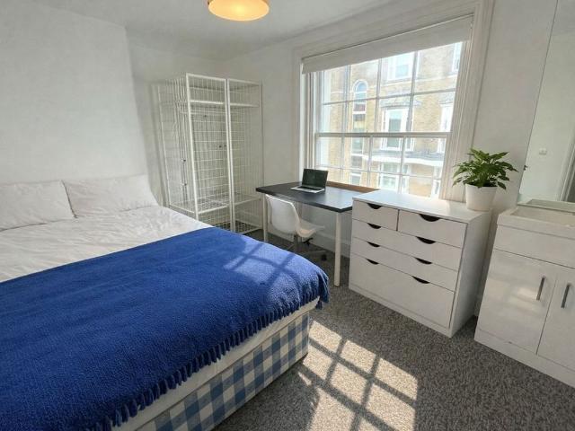 St. Georges Road, Brighton BN2, 5 bed flat to rent, £3,066 pcm | PrimeLocation