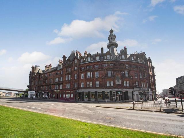 St. Georges Road, Glasgow, G3 3 bed flat to rent £1,800 pcm £415 pw