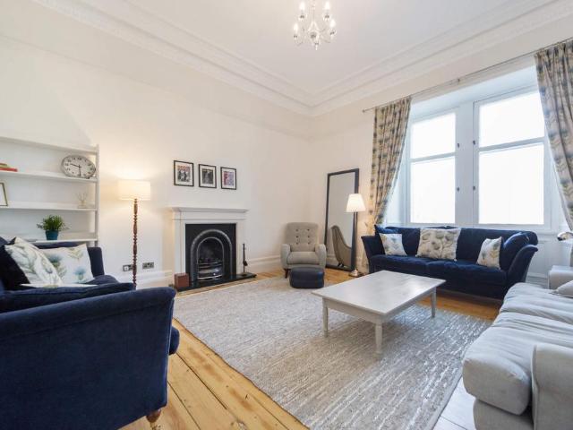 St. Georges Road, Glasgow, G3 3 bed flat to rent £1,850 pcm £427 pw