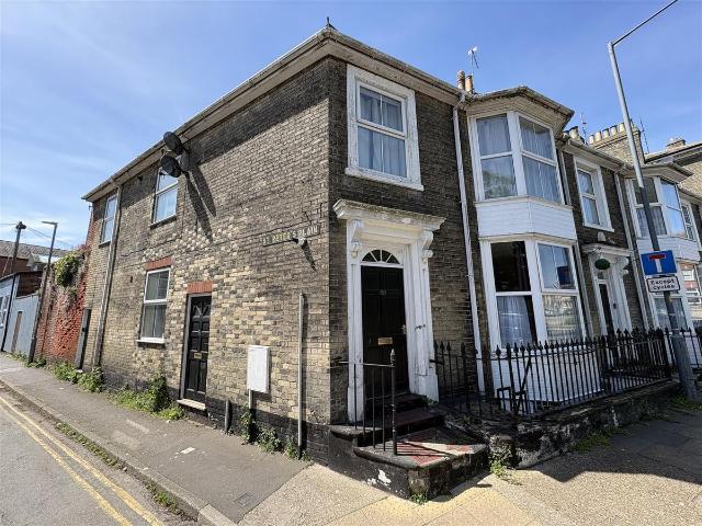 St Georges Road, Great Yarmouth NR30, 1 bed flat to rent, £750 pcm | PrimeLocation