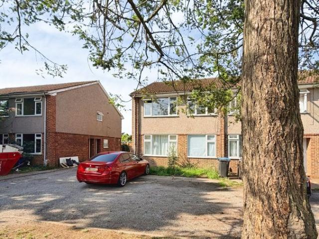 St. Georges Road, Enfield EN1, 2 bed maisonette to rent, £2,000 pcm | PrimeLocation