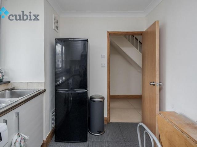 St. Georges Road, London SE1 3 bed maisonette to rent £3,198 pcm £738 pw