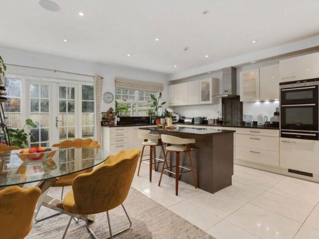 St Georges Road, Sevenoaks TN13 3ND 4 bed terraced house to rent £4,000 pcm £923 pw
