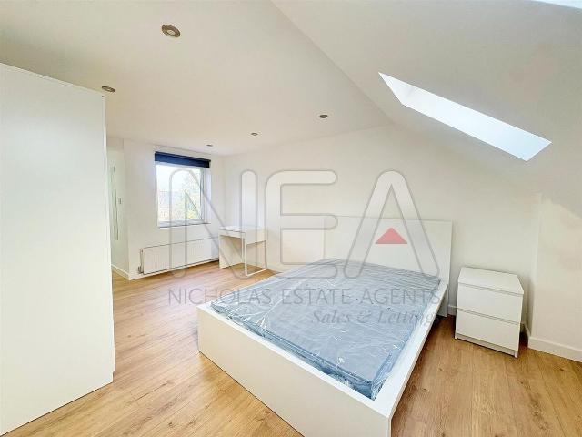 St. Georges Road, Reading RG30, Room to rent, £950 pcm | PrimeLocation
