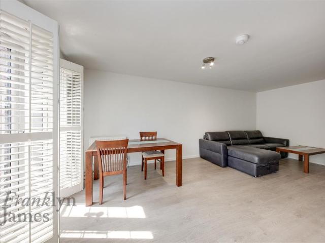 St Georges Square, E14 8DL, London