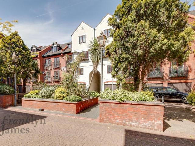 St Georges Square, Limehouse E14, 2 bed flat to rent, £2,290 pcm | PrimeLocation