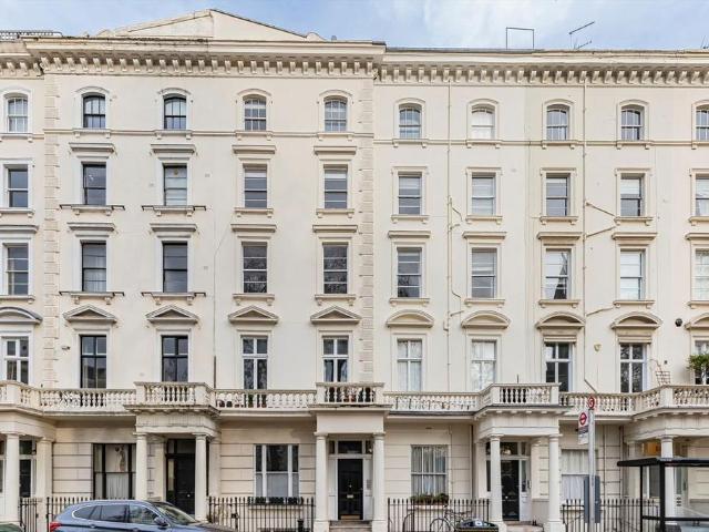 St. Georges Square, London SW1V 1 bed flat to rent £2,297 pcm £530 pw