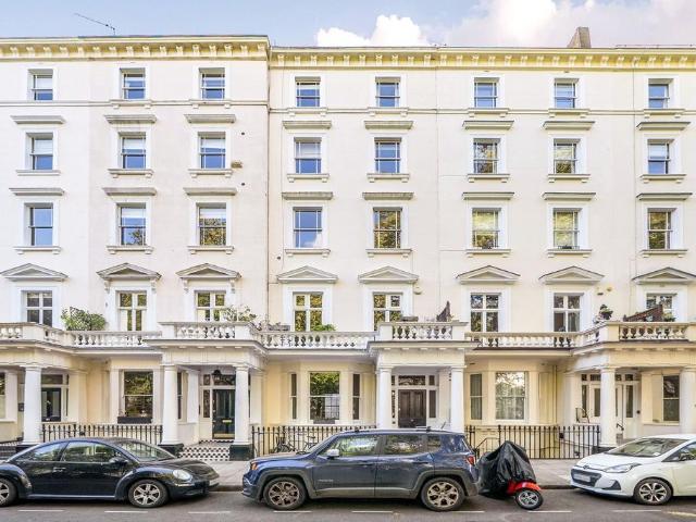 St George's Square, Pimlico, London. 2 bed flat to rent £5,500 pcm £1,269 pw