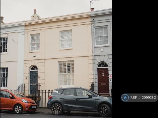 St. Georges Terrace, Cheltenham, GL50 4 bed terraced house to rent £3,450 pcm £796 pw