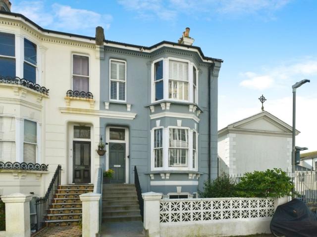 St Georges Terrace, Brighton BN2, 2 bed flat to rent, £1,450 pcm | PrimeLocation