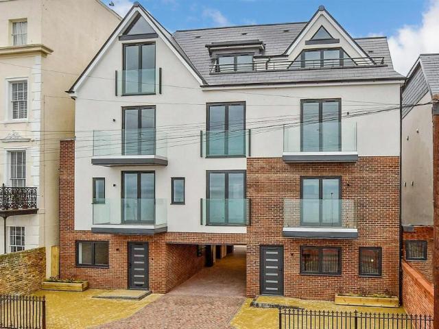 St. Georges Terrace, Herne Bay 2 bed apartment to rent £1,450 pcm £335 pw