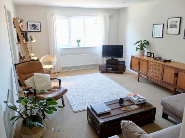 St. Gerards Close, London SW4, 2 bed flat to rent, £2,500 pcm | PrimeLocation