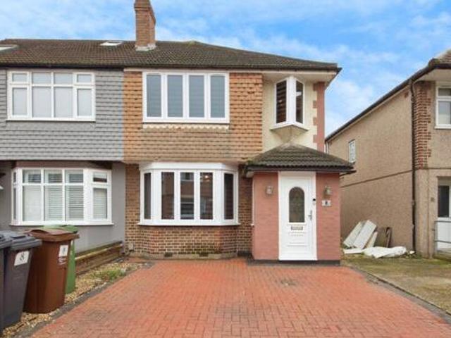 St. Giles Close, Dagenham, 3 Bedroom Semi detached