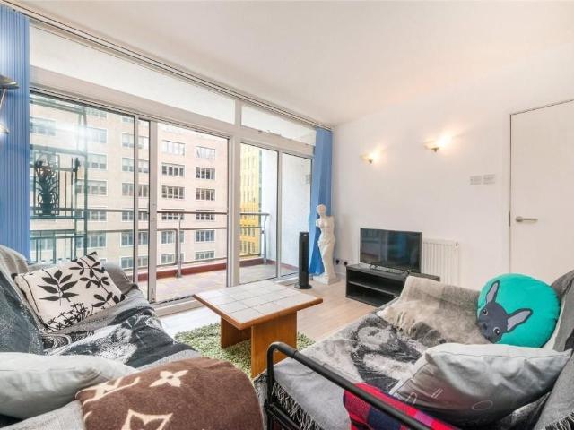 St. Giles High Street, London WC2H, 2 bed flat to rent, £4,500 pcm | PrimeLocation
