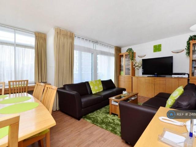 St Giles High Street, London, WC2H 2 bed maisonette to rent £3,900 pcm £900 pw