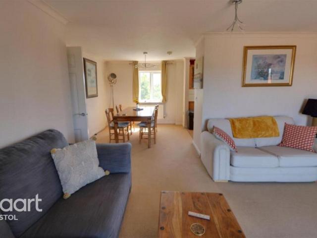 St Gregorys Road, Bristol 2 bed apartment to rent £1,550 pcm £358 pw