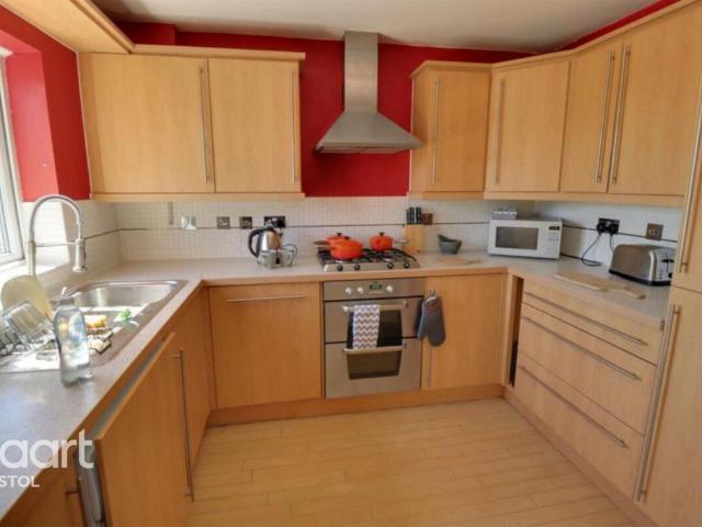 St Gregorys Road, Bristol 2 bed apartment to rent £1,550 pcm £358 pw