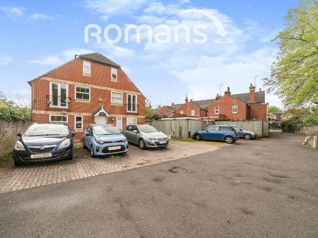 St. Helens Court, Wokingham Road, Reading RG6, 1 bed flat to rent, £1,100 pcm | PrimeLocation