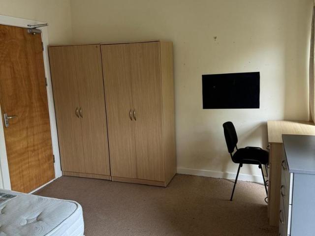 St Helens Avenue, Brynmill, Swansea 4 bed house to rent £1,640 pcm £378 pw