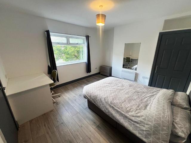 St. Helens Avenue, Swansea SA1, 3 bed shared accommodation to rent, £1,200 pcm | PrimeLocation