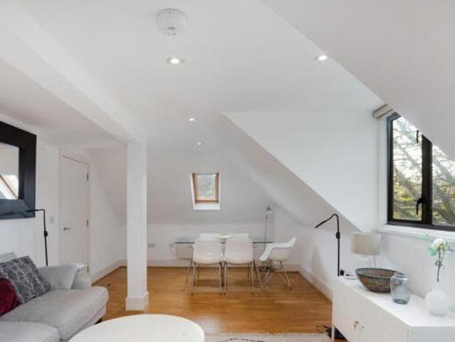St. Helens Gardens, London, 2 Bedroom Flat