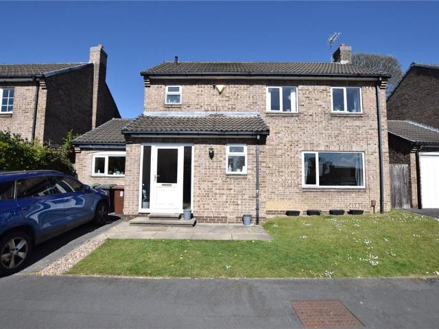 St. Helens Way, Adel, Leeds 3 bed detached house to rent £1,550 pcm £358 pw