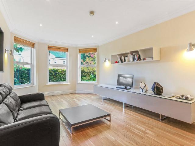 St. Hilarys Park, Alderley Edge, Cheshire SK9, 2 bed flat to rent, £1,950 pcm | PrimeLocation