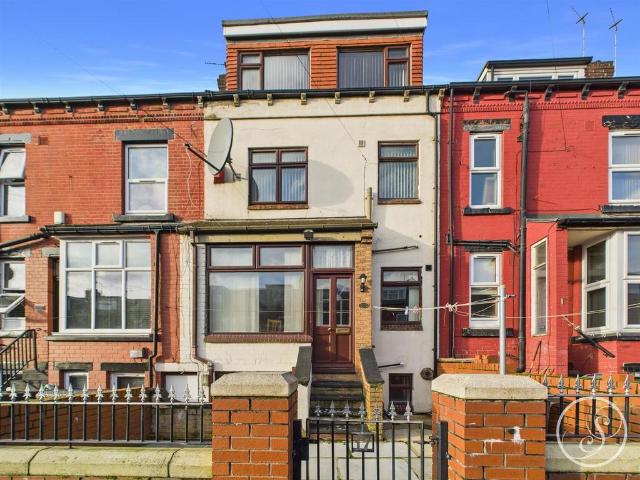 St. Hildas Mount, Leeds 3 bed terraced house to rent £1,295 pcm £299 pw