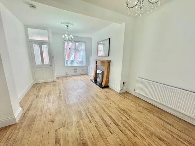 St. Ives Grove, L13