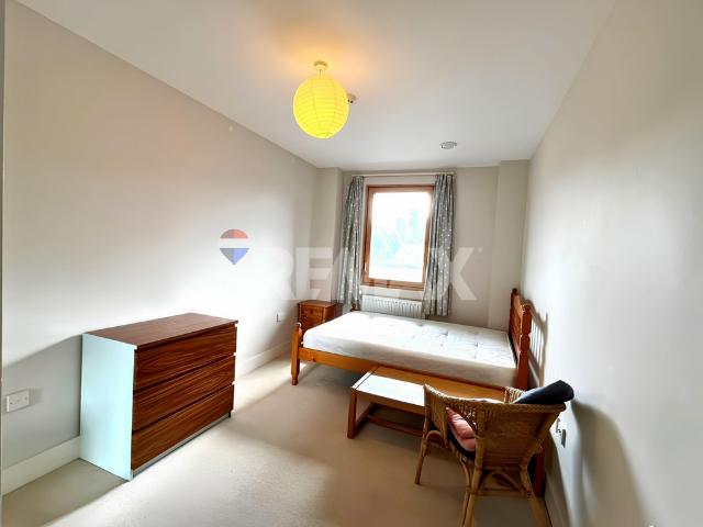 St. Ives Place, London E14 2 bed flat to rent £2,150 pcm £496 pw