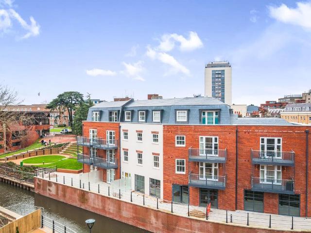 St Ives Road, Maidenhead SL6, 2 bed flat to rent, £1,900 pcm | PrimeLocation