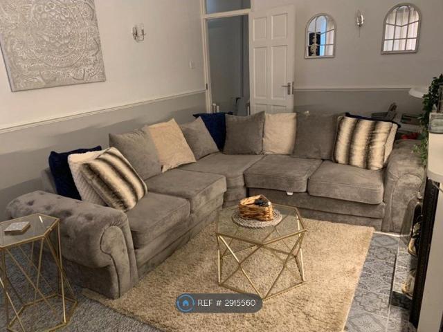 St. Ivian Court, London N10, 1 bed flat to rent, £1,525 pcm | PrimeLocation