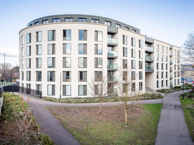 St. James Walk, Cheltenham, GL50 3UB Elliot Oliver
