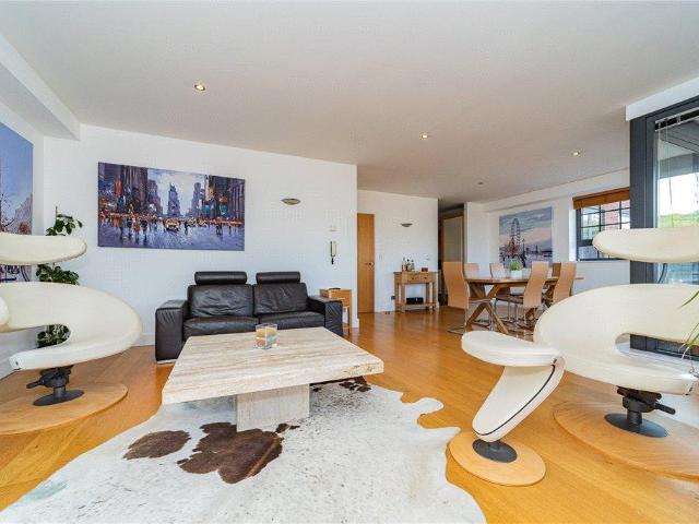 St. James Wharf, Forbury Road. 2 bed flat to rent £2,000 pcm £462 pw