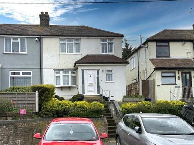 St. James Avenue West, Stanford le hope, 3 Bedroom Semi detached