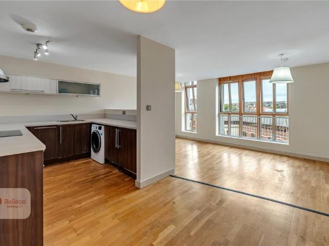 St. James Barton, Bristol, Somerset, BS1 2 bed apartment to rent £1,850 pcm £427 pw