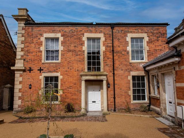 St James Chambers, 9 Union Street, Trowbridge, Wiltshire BA14, 1 bed flat to rent, £850 pcm | PrimeLocation