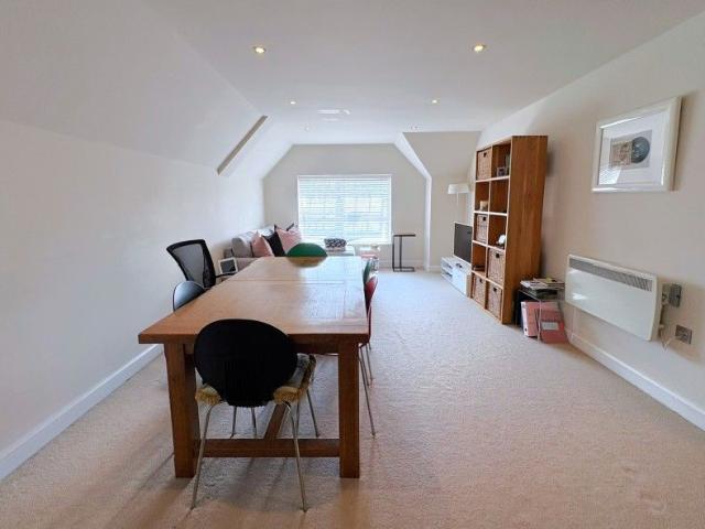 St James Court, Weybridge, Surrey, KT13