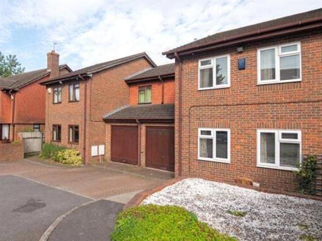St. James Close, New Malden, 4 Bedroom Semi detached