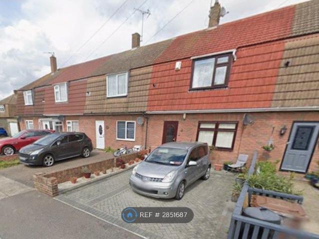 St James Close, Rochester ME3, 2 bed terraced house to rent, £1,195 pcm | PrimeLocation