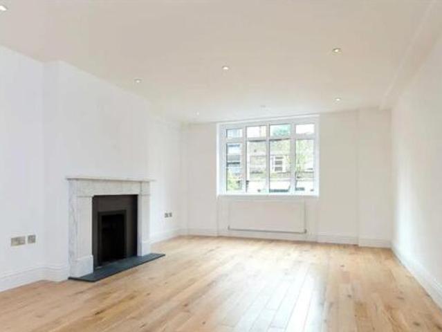 St James Close, St. John´s Wood, 3 Bedroom Flat