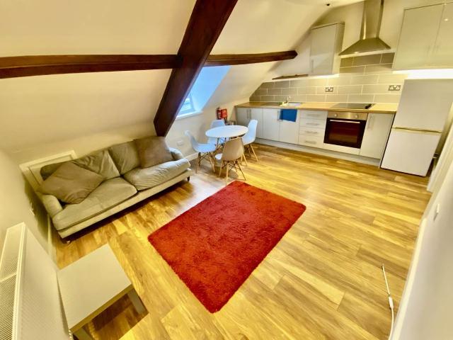 St James Crescent, Uplands, Swansea SA1, 2 bed flat to rent, £950 pcm | PrimeLocation