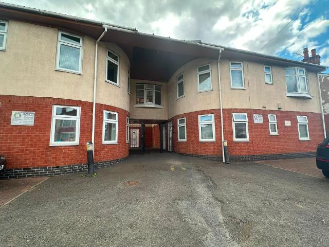 St. James Gardens, Oldbury B68, 2 bed flat to rent, £850 pcm | PrimeLocation