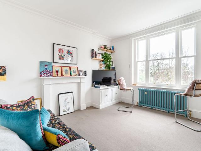 St James Gardens, Holland Park W11, 1 bed flat to rent, £3,000 pcm | PrimeLocation