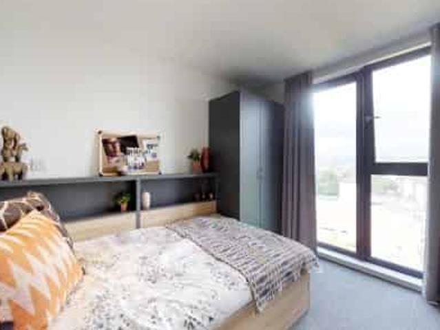 St James, Glasgow Has an Apartment