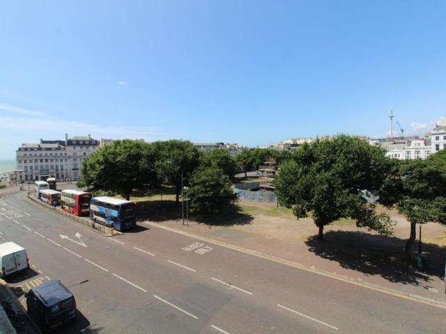 St James Mansions, Old Steine. 3 bed flat to rent £2,100 pcm £485 pw