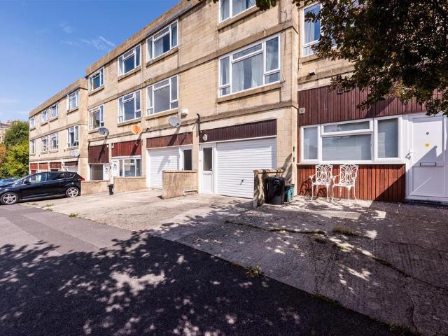 St. James Mews, Bath BA1 Studio to rent £1,044 pcm £241 pw