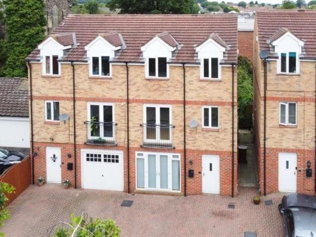 St. James Mews, Church Lane, Leeds, Yorkshire LS15, 4 bed detached house to rent, £1,450 pcm | PrimeLocation