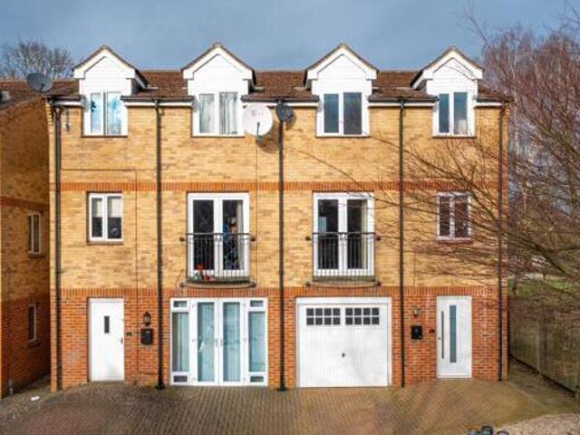 St James Mews, Cross Gates, 4 Bedroom Semi detached