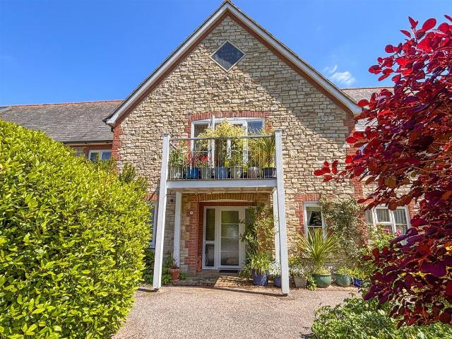 St James Park, Bridport DT6, 2 bed flat to rent, £950 pcm | PrimeLocation